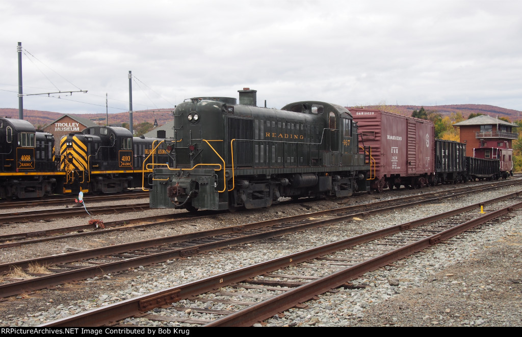 RDG 467 and sister DL Alco Roadswitchers in the Steamtown yard